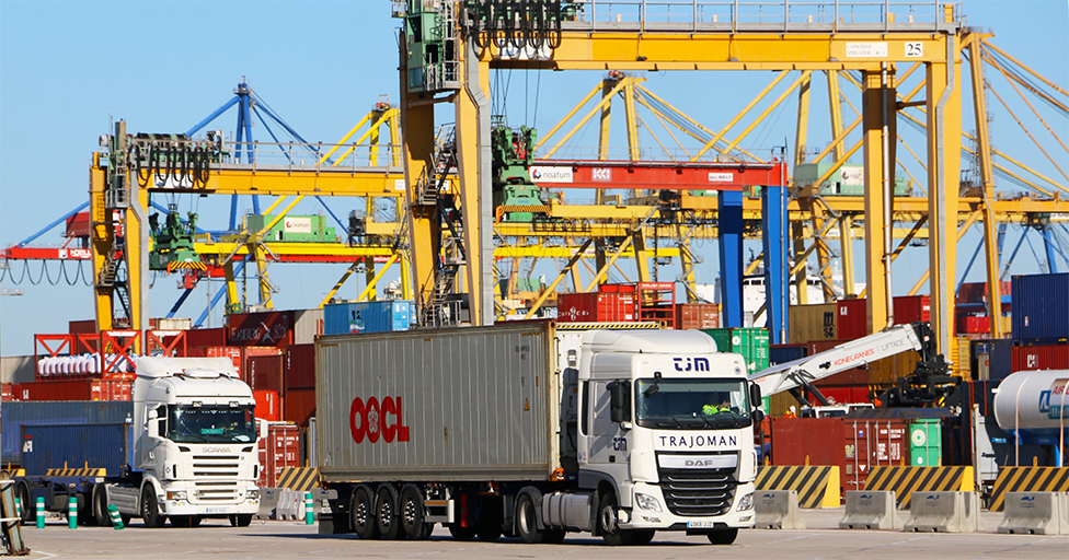 Mal año para el transporte portuario en Valencia | Transporte XXI